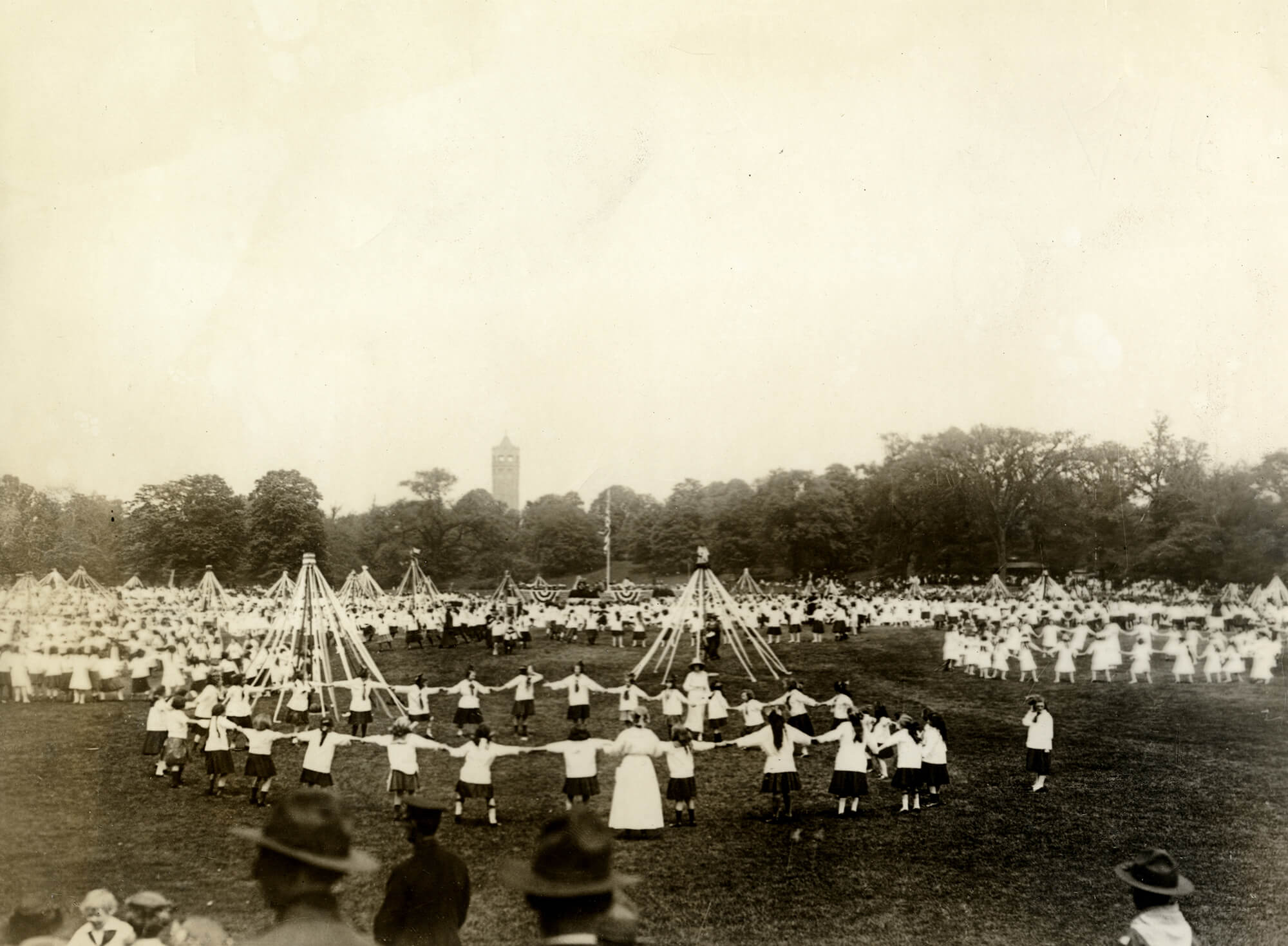 May Day Celebrations: Rallying Round the Maypole in Prospect Park (Photos)
