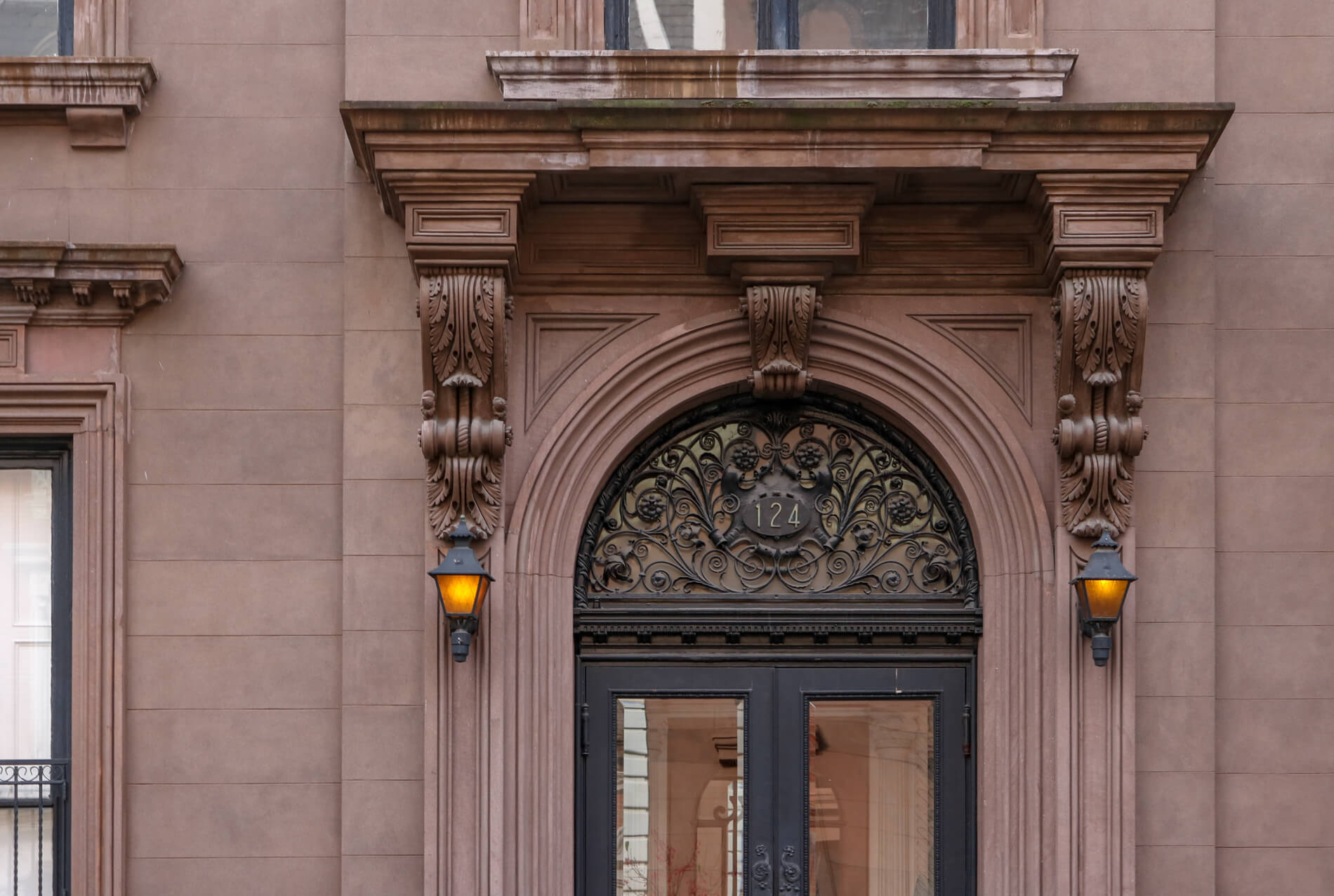 How to Light the Exterior of a Brownstone or Historic Townhouse