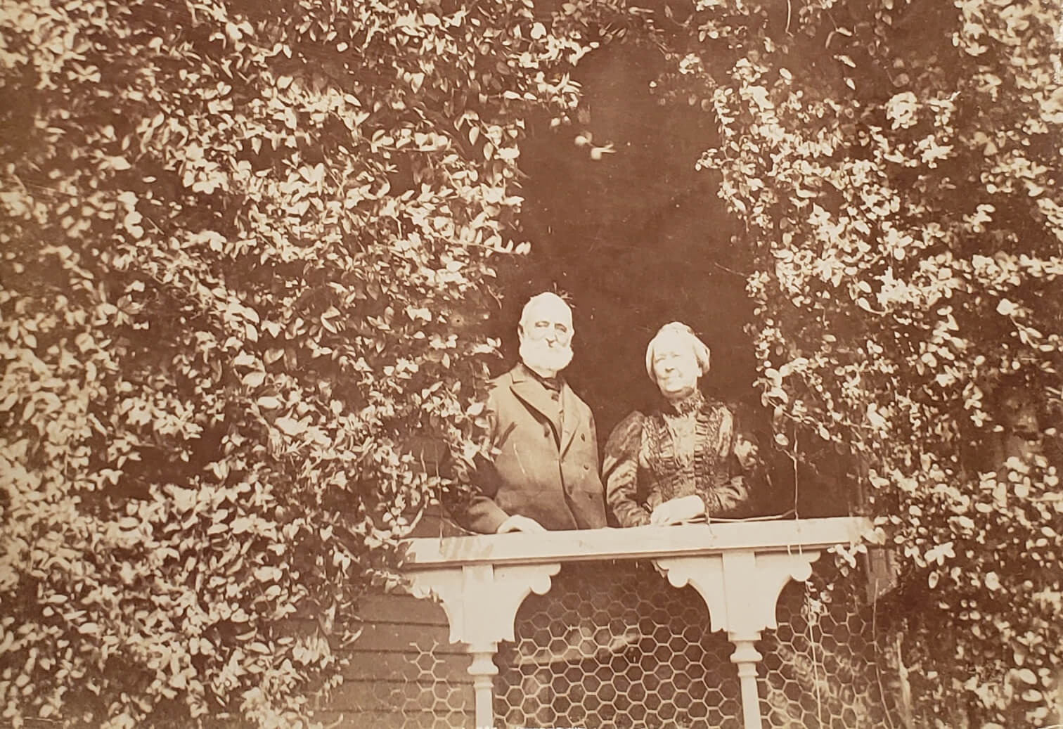 A Sentinel Overlooking Brooklyn Heights Promenade Has Seen Some Ghosts in Its Time | Brownstoner