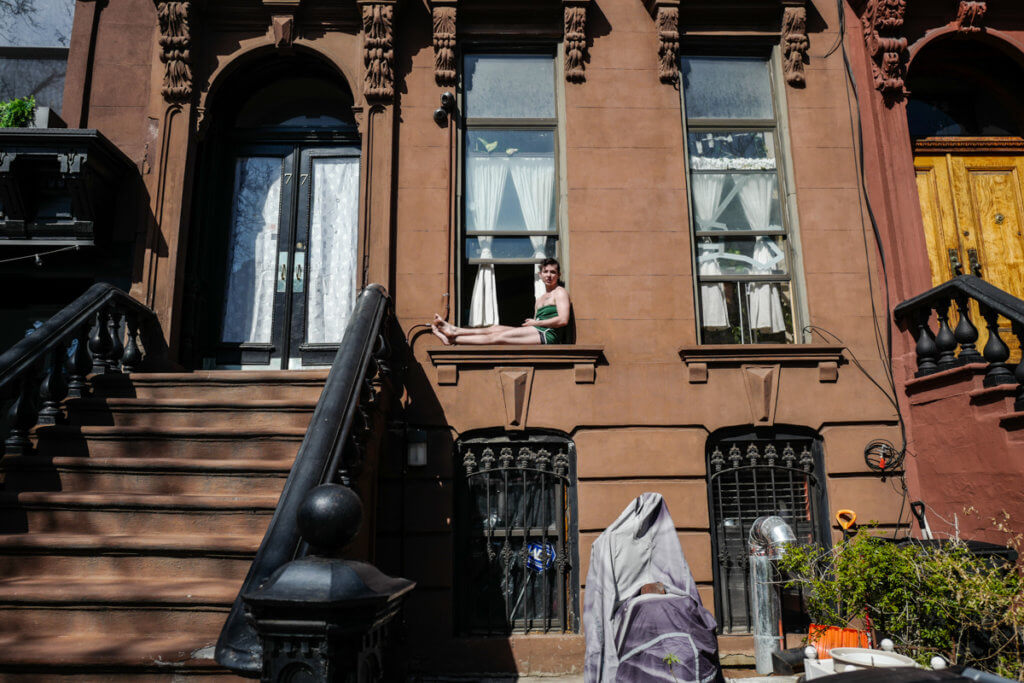 Italian Expat Photographer Documents Brooklynites on Their Stoops ...