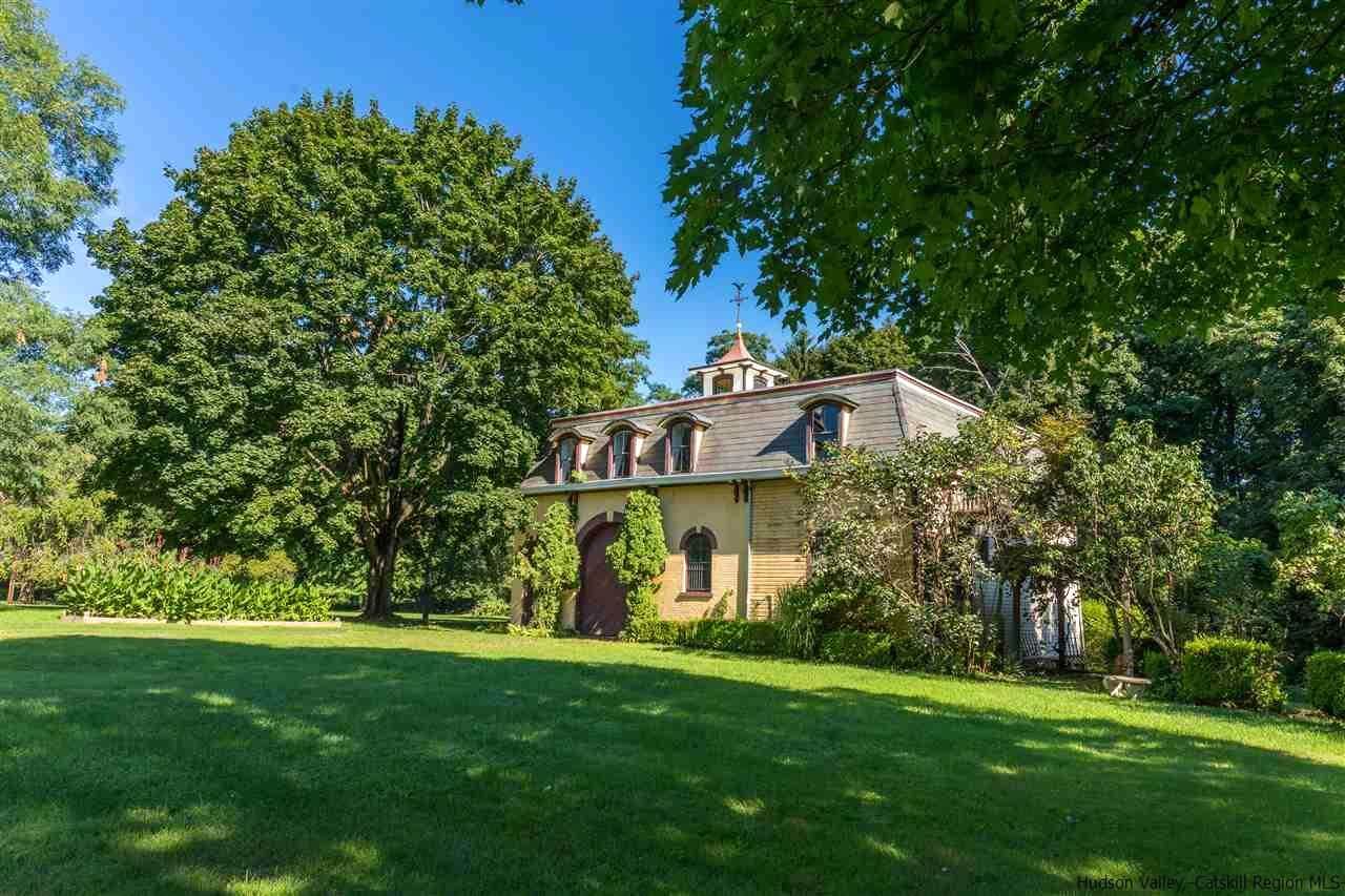 A Bold and Colorful Artist-Restored Second Empire Manse in Kingston ...