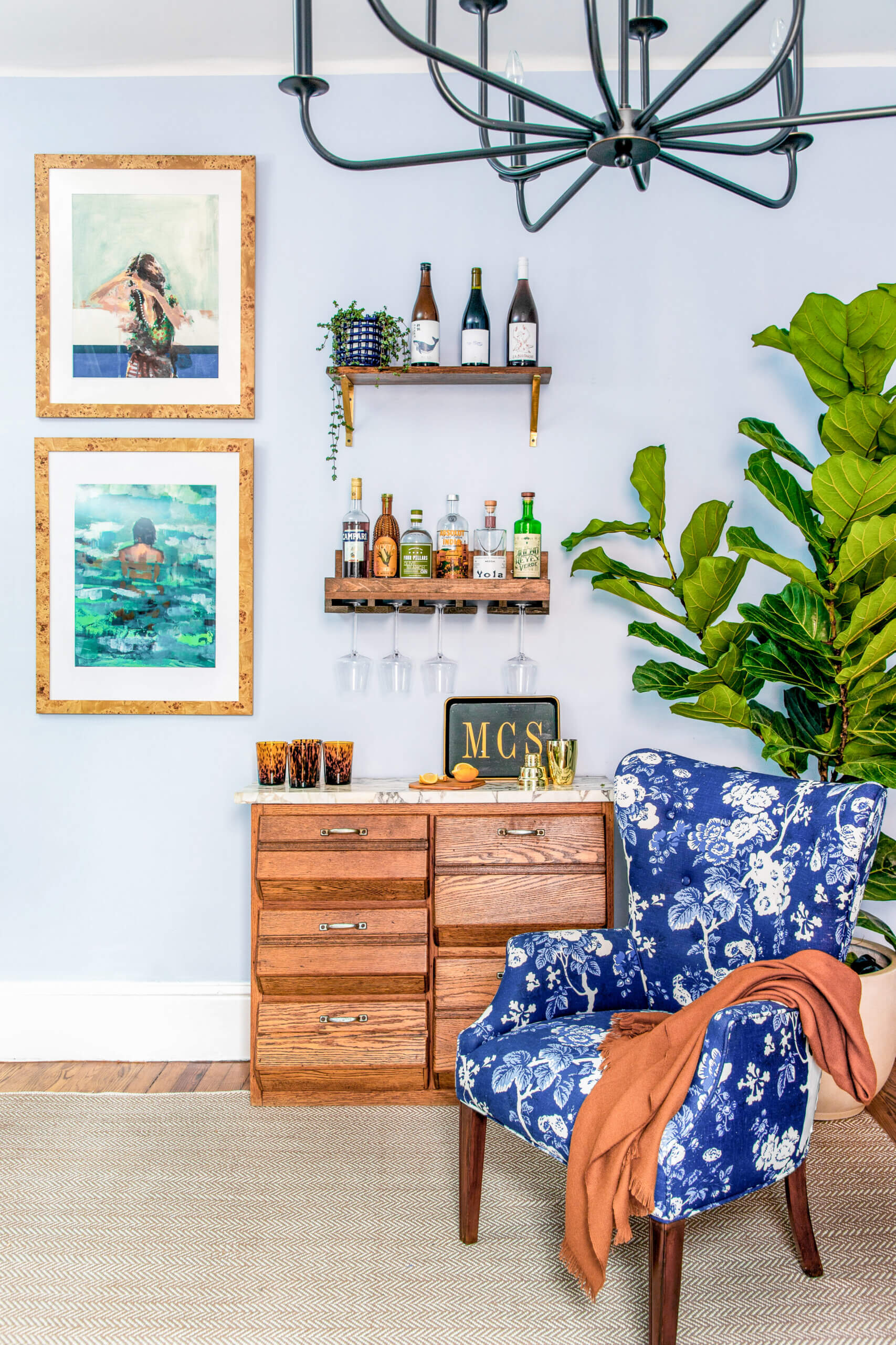 The Insider: Fresh Color and Vintage Finds Define a Young Woman's First Apartment in the East ...